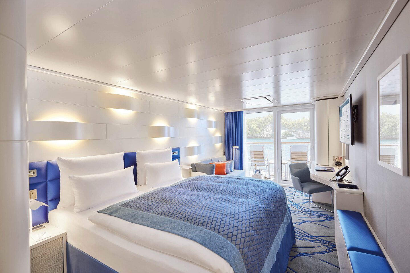 Cabins & suites of the HANSEATIC spirit | Hapag-Lloyd Cruises
